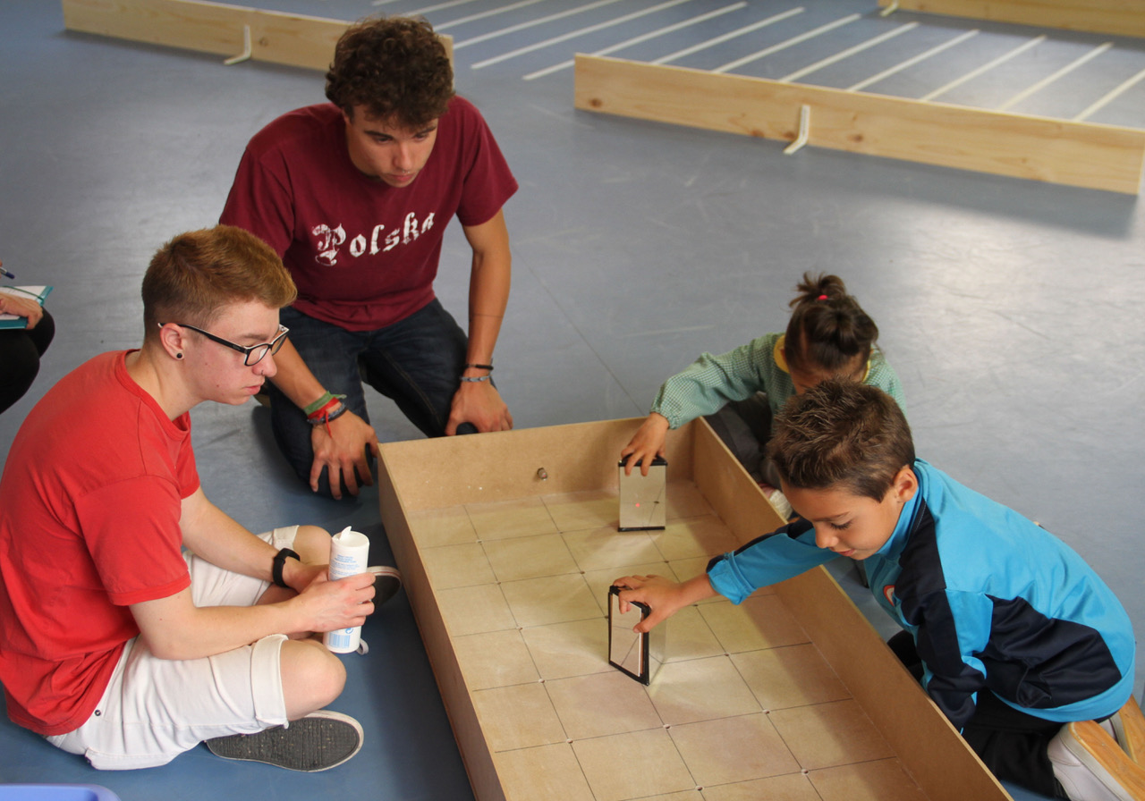 Estudiants de la FEPTS de la UdL creen espais de ciència per alumnes d ...